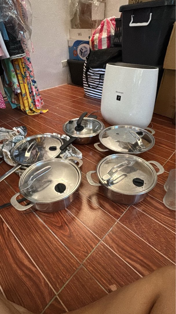 Tupperware cookware set, TV & Home Appliances, Kitchen Appliances ...