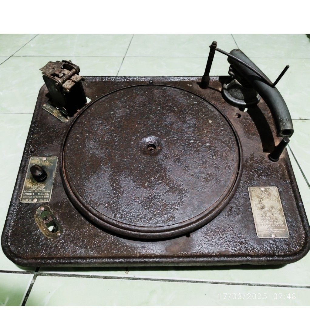 Turntable Piringan Hitam ori asli "GARRARD" INGGRIS 1950 Full besi ...