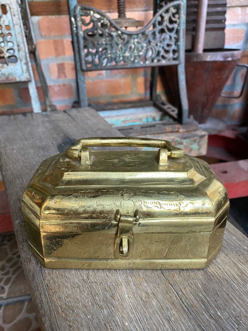 Bekas Perhiasan Tembaga Antik, Hobbies & Toys, Collectibles ...