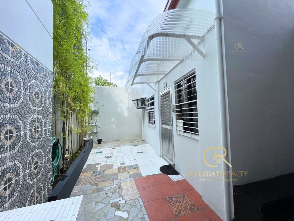 BF Homes 13BR 3 Storey Building For Sale Fully Furnished Paranaque City ...