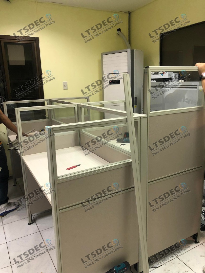 brand new office workstation with glass / office partition / office ...