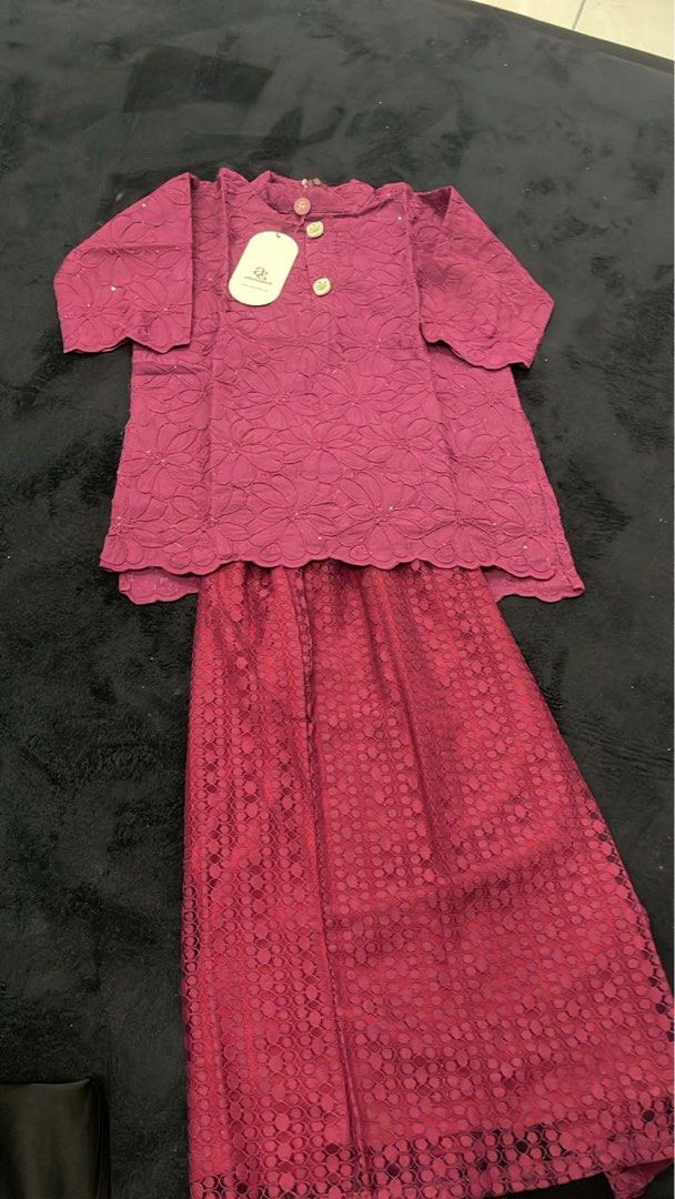 Burgundy baju raya kids, Women's Fashion, Muslimah Fashion, Baju Kurung ...