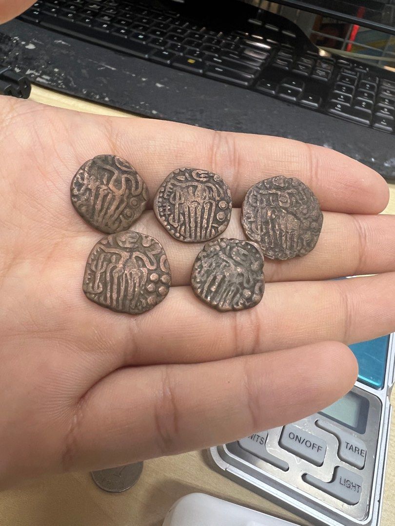 Chola dynasty coin, 1 Massa, Hobbies & Toys, Collectibles & Memorabilia ...