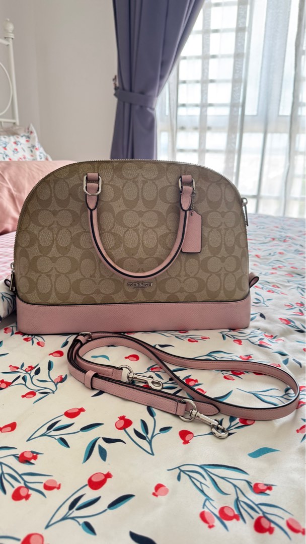 Coach alma, Women's Fashion, Bags & Wallets, Tote Bags on Carousell