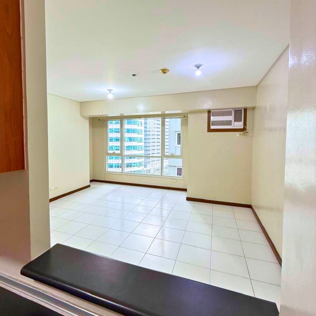 COLUMNS AYALA TOWER 2, MAKATI | BRIGHT & AIRY 2-BEDROOMS UNIT WITH ...