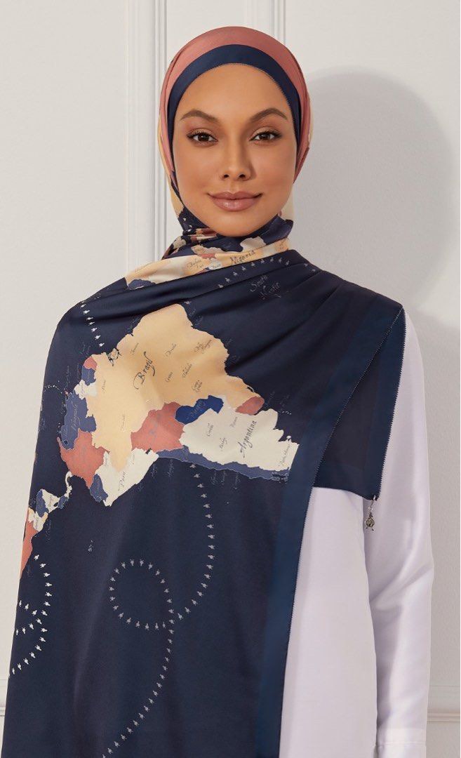dUCk World Map Shawl in Navy, Women's Fashion, Muslimah Fashion, Hijabs ...