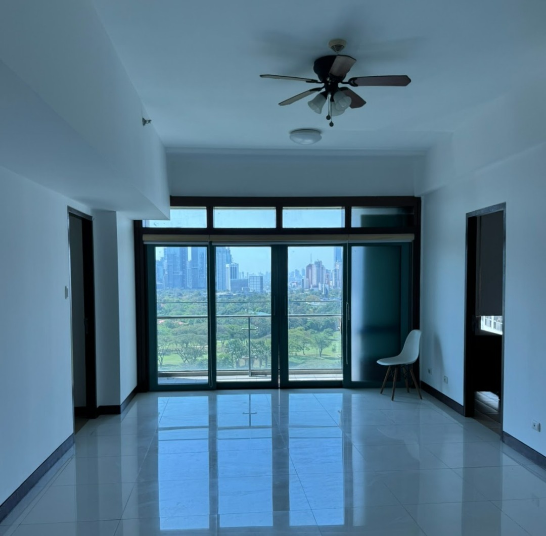 FOR SALE - Condo Unit with Balcony in Forbestown, BGC, Brgy. Fort ...