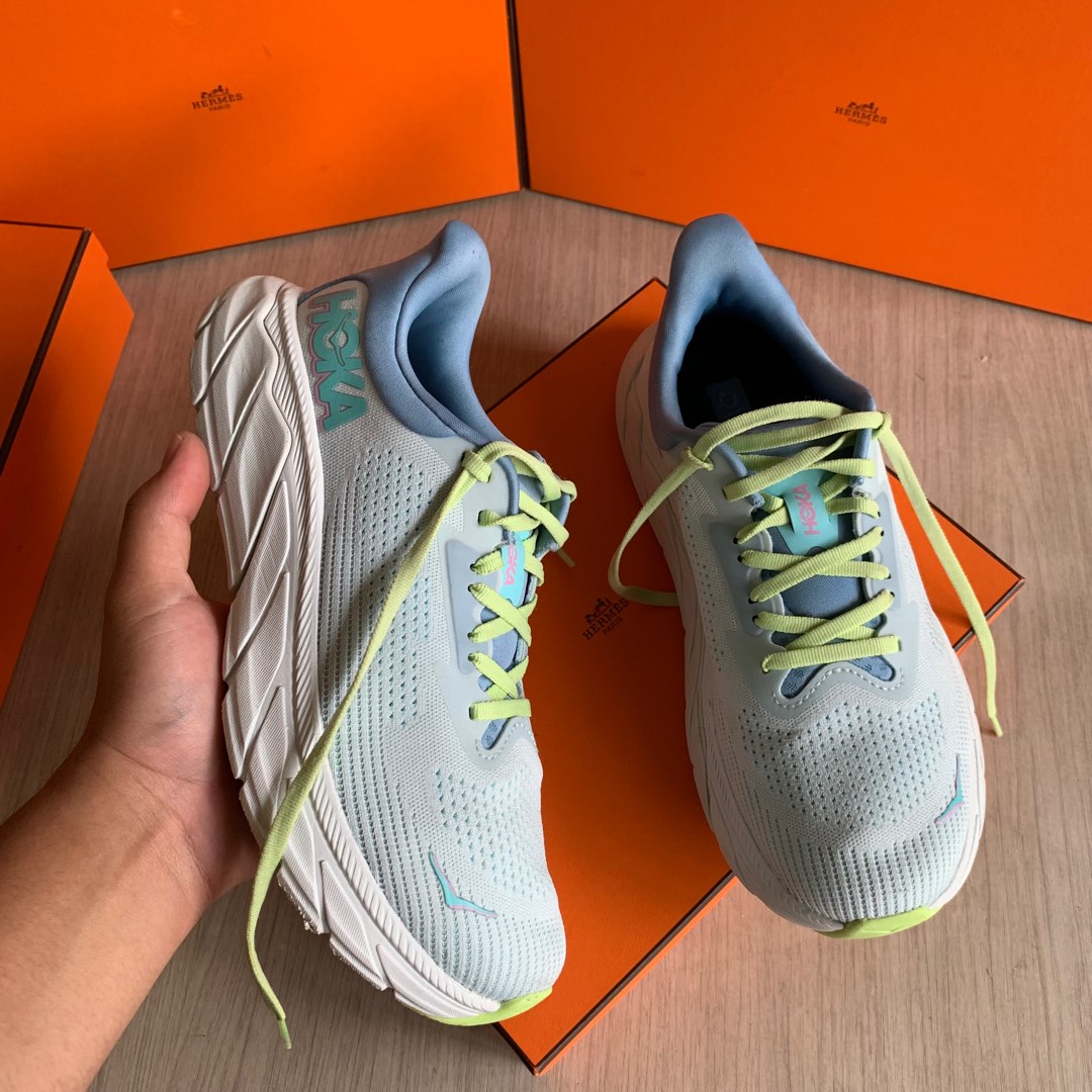 Hoka original Arahi 7 size 40, Fesyen Wanita, Sepatu di Carousell