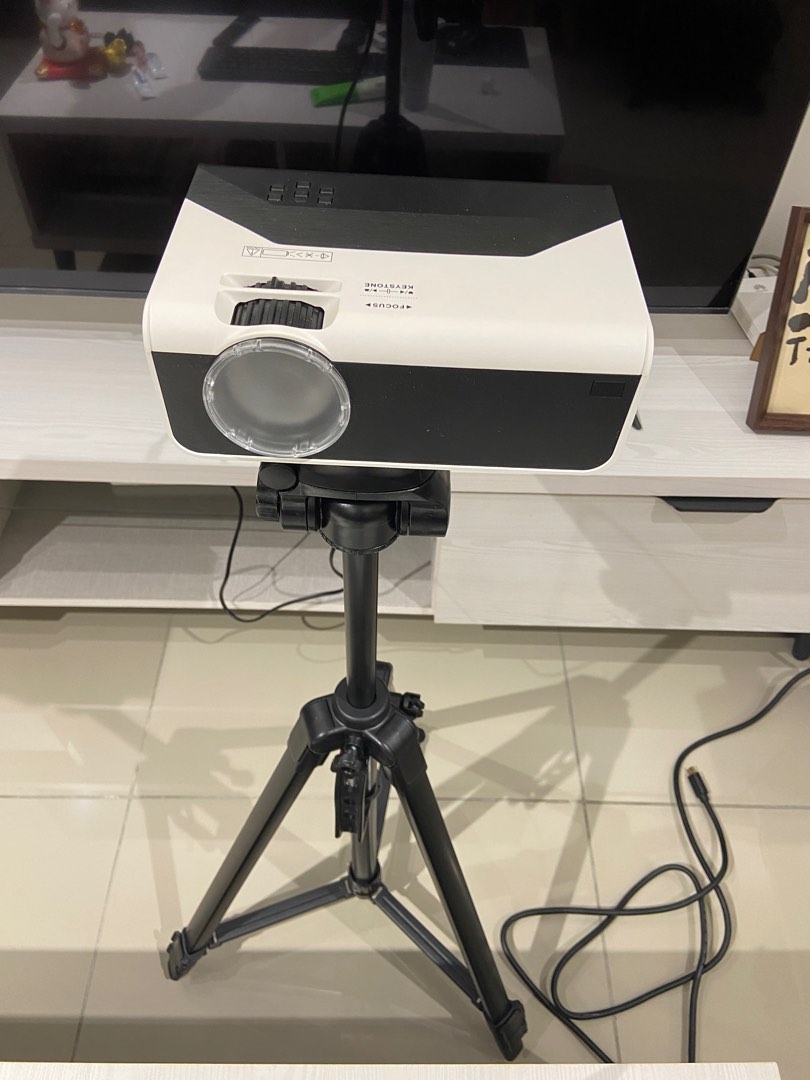 Inouva Portable Projector, TV & Home Appliances, TV & Entertainment ...