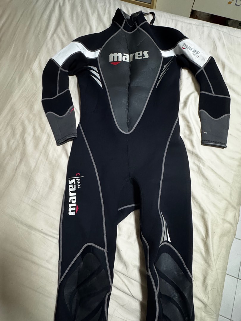 Mares Reef 3 size 4 Wetsuit 3mm, Sports Equipment, Other Sports ...