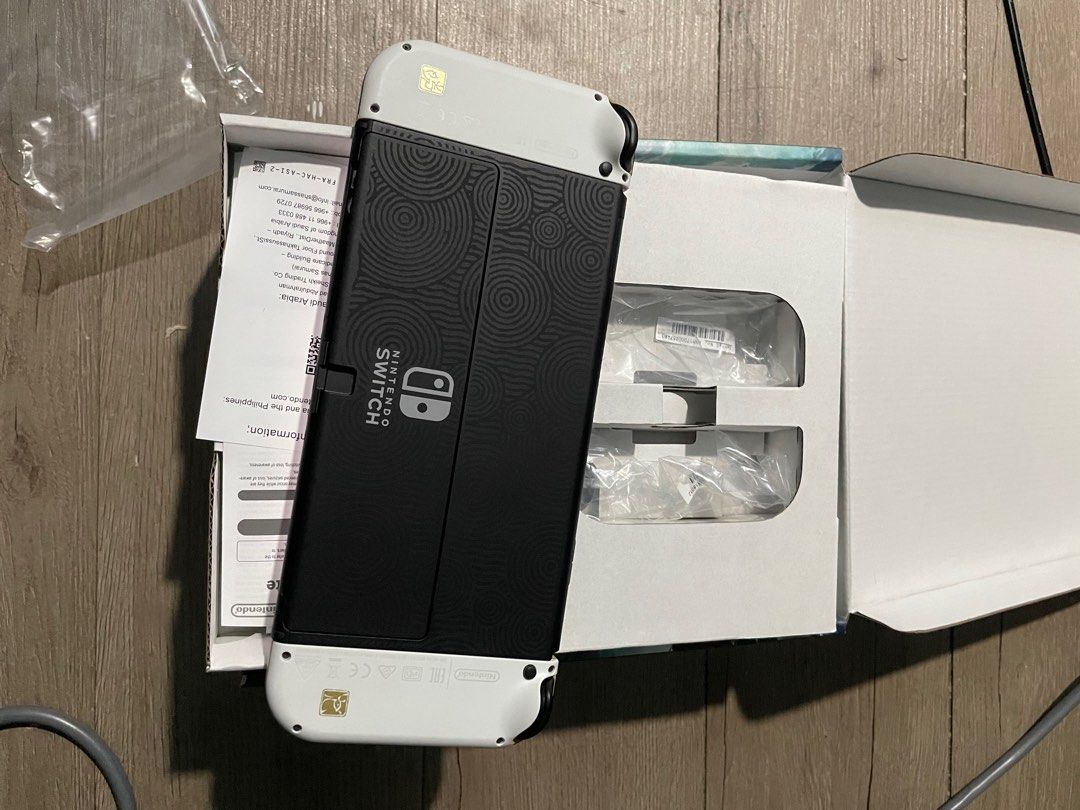 NINTENDO SWITCH OLED (TOTK), Video Gaming, Video Game Consoles ...