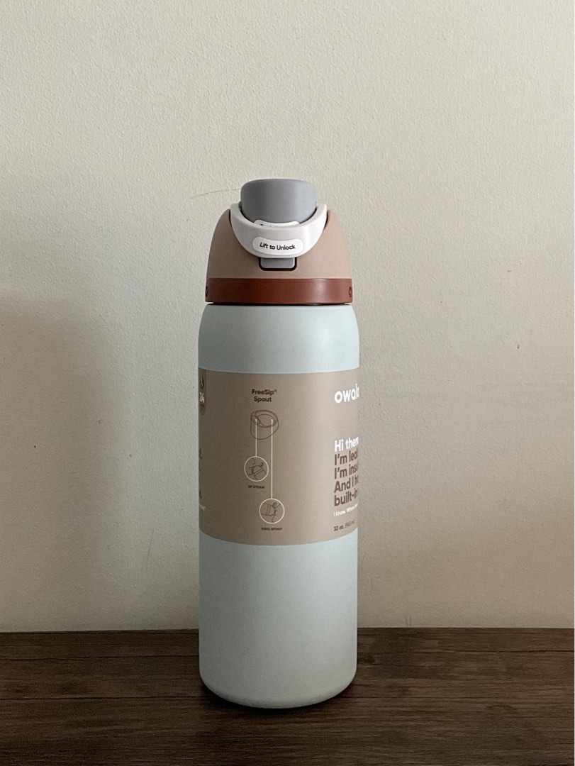 Owala Freesip 32oz in Calm Waters, Furniture & Home Living, Kitchenware ...