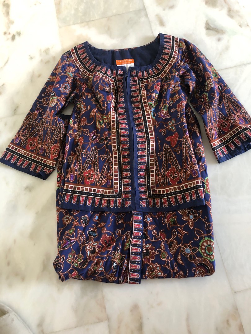 SQ/SIA Stewardess Uniform (Authentic), Women's Fashion, Dresses & Sets ...