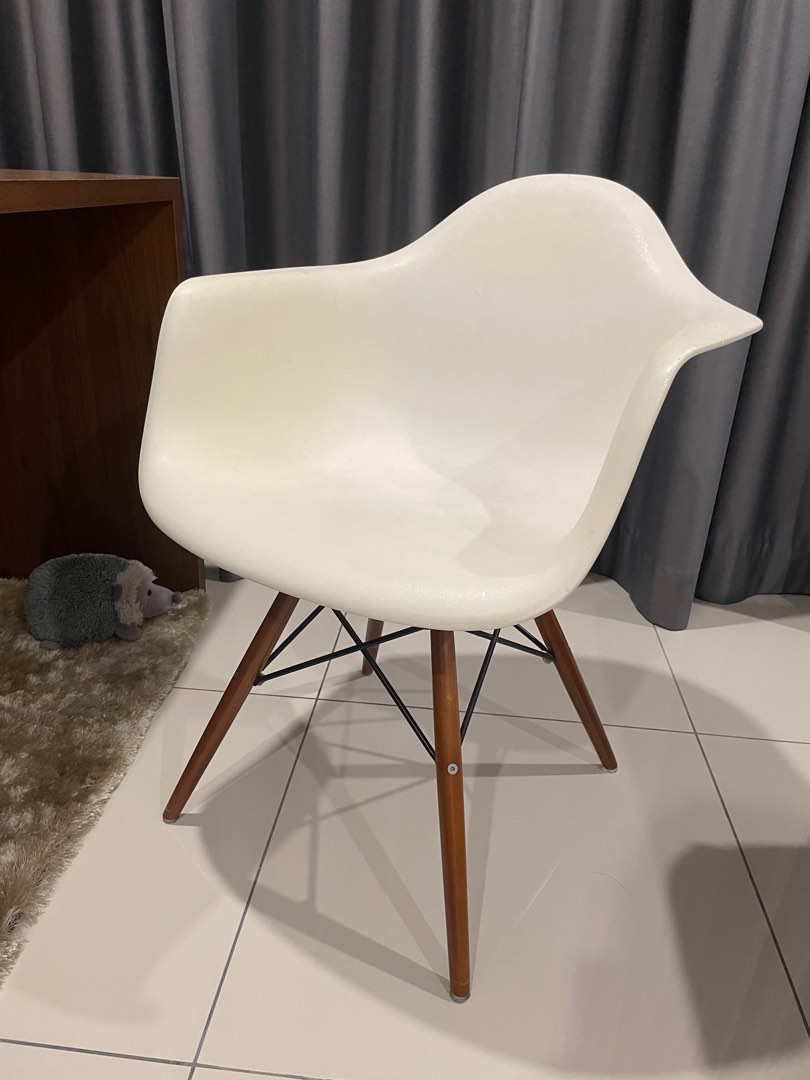 SSF white chair modern, Furniture & Home Living, Furniture, Chairs on ...