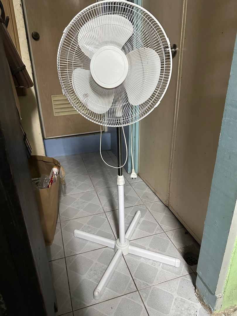 Stand Fan, Furniture & Home Living, Lighting & Fans, Fans on Carousell