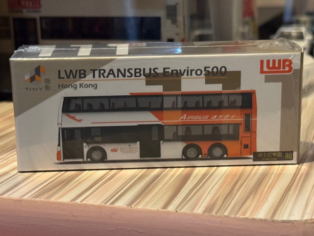 Tiny LWB Transbus Enviro500 龍運巴士 MA2723 R8 初版 巴士模型, 興趣及遊戲, 玩具 & 遊戲類 - Carousell