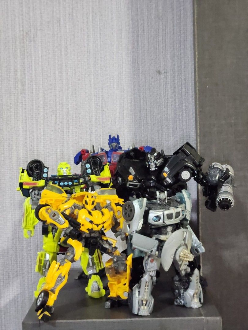 Transformer studio series autobot optimus prime ss32 bumblebee ss49 ...