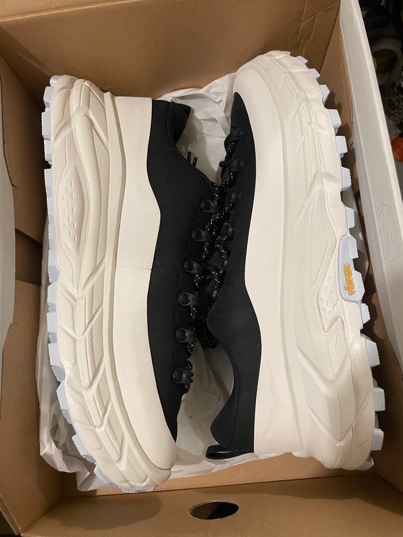 U tor summit hidden characters, 男裝, 鞋, 波鞋 - Carousell