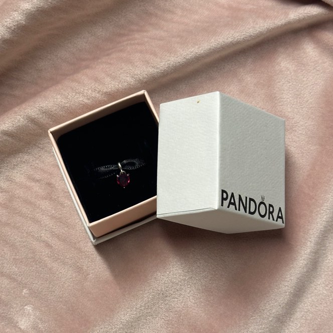 AUTHENTIC Pandora ME broken heart mini dangle, Women's Fashion, Jewelry ...