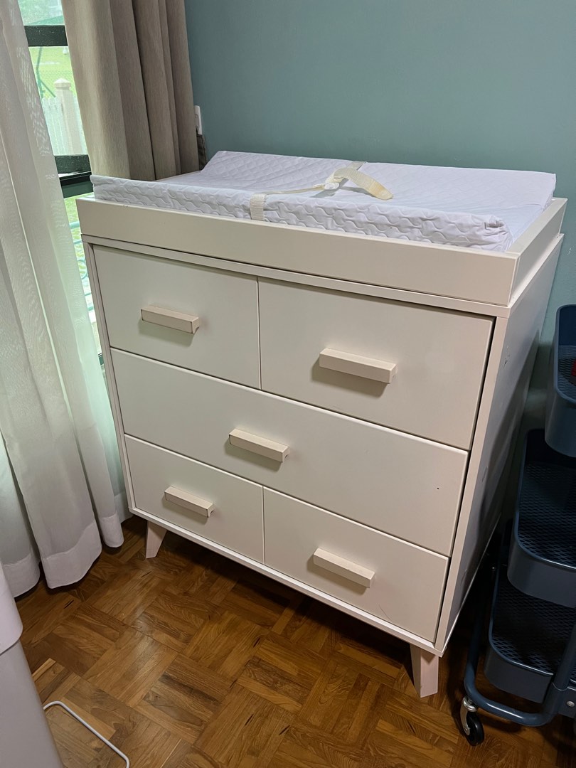 Babyletto Chest of Drawers w removable changing station, Babies & Kids ...