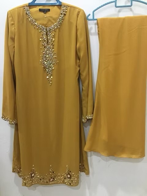 Baju kurung moden labuci, Women's Fashion, Muslimah Fashion, Baju ...