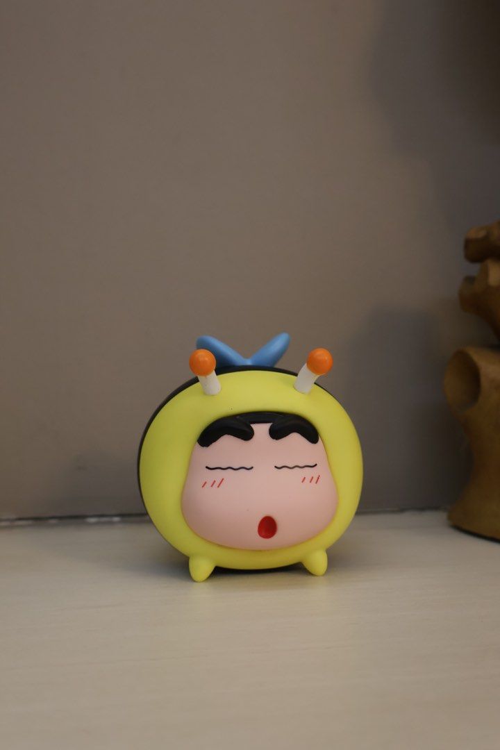 Crayon Shin Chan Bee, Hobbies & Toys, Toys & Games on Carousell