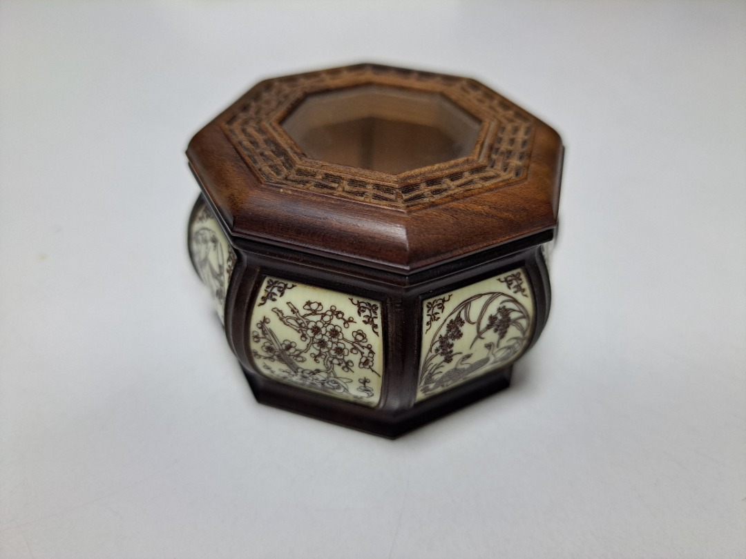 Cricket Container Octagon 60mmW 43mmH Very Fine Work, Hobbies & Toys ...