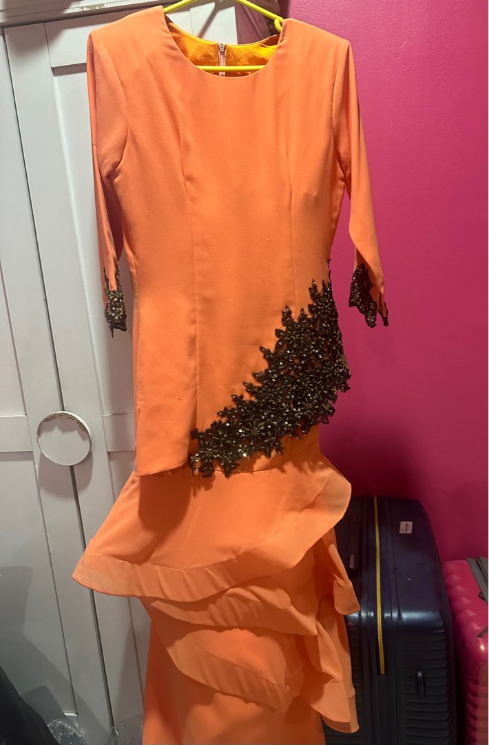 Custom Ari Wedding Kurung, Women's Fashion, Muslimah Fashion, Baju ...