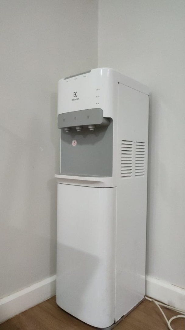 electrolux water dispenser bottom load, TV & Home Appliances, Kitchen ...