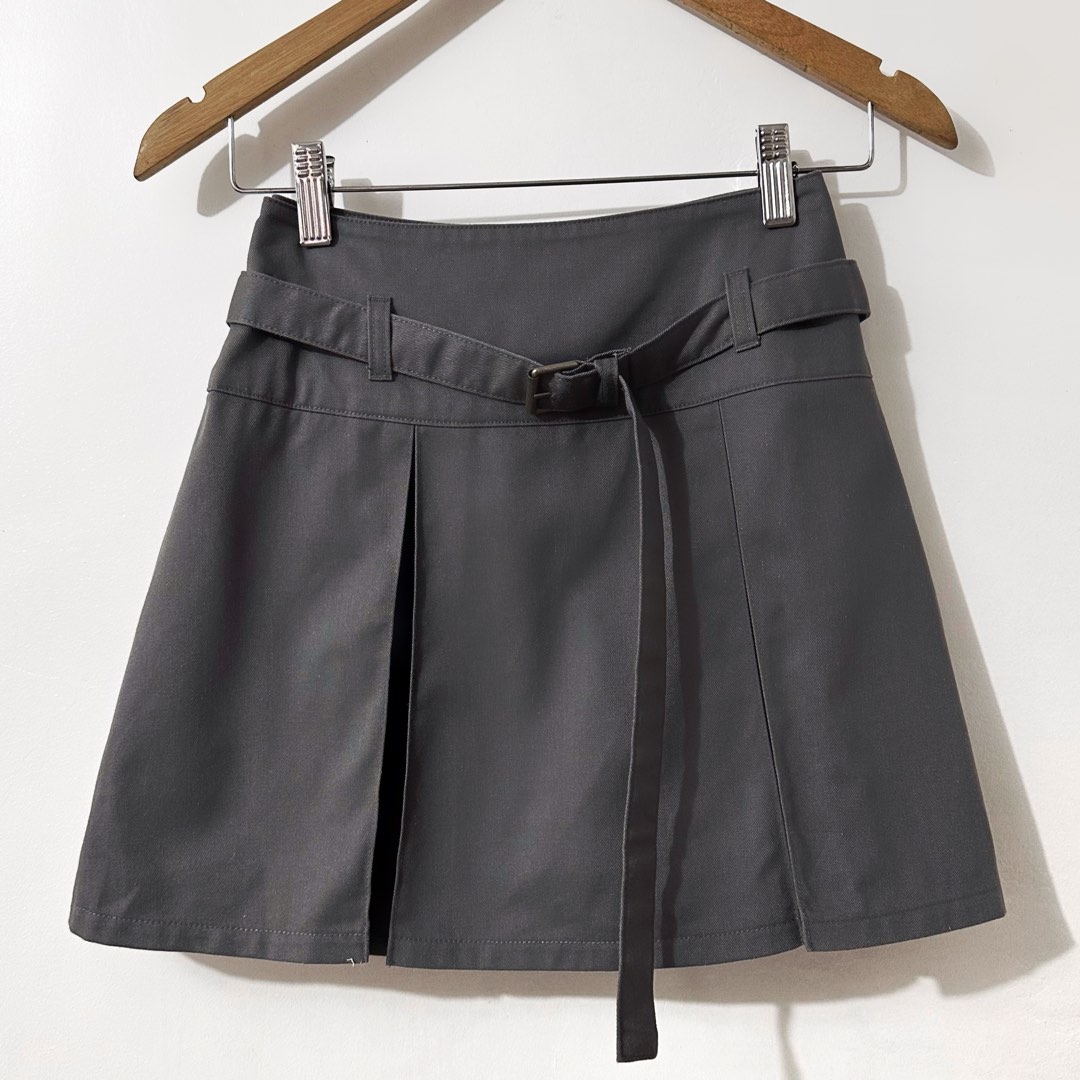 Gu Uniqlo Skort, Women's Fashion, Bottoms, Skirts on Carousell