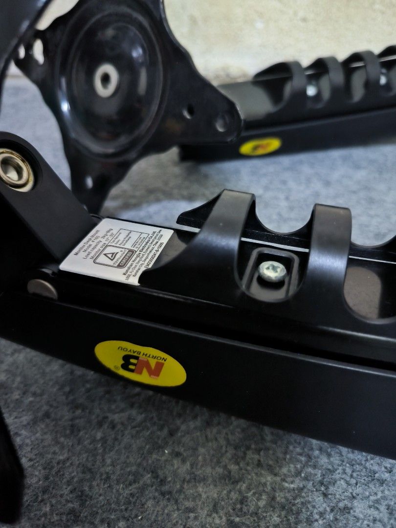 Monitor arm north bayou, Computers & Tech, Desktops on Carousell