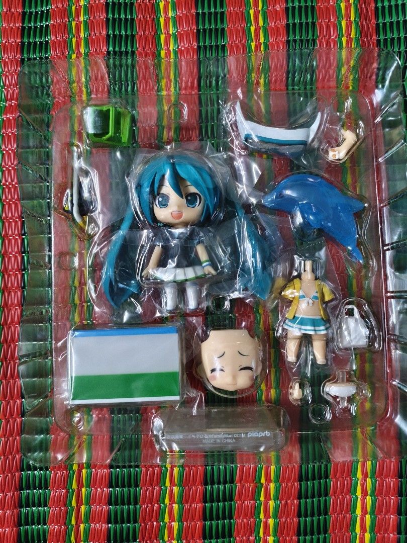 Nendoroid Hatsune Miku 339a Family Mart Ver. Happy Kuji Good Smile ...