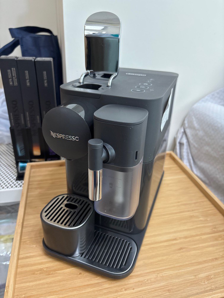 Nespresso Latissima One 咖啡機, 家庭電器, 廚房電器, 咖啡機及咖啡壺 - Carousell