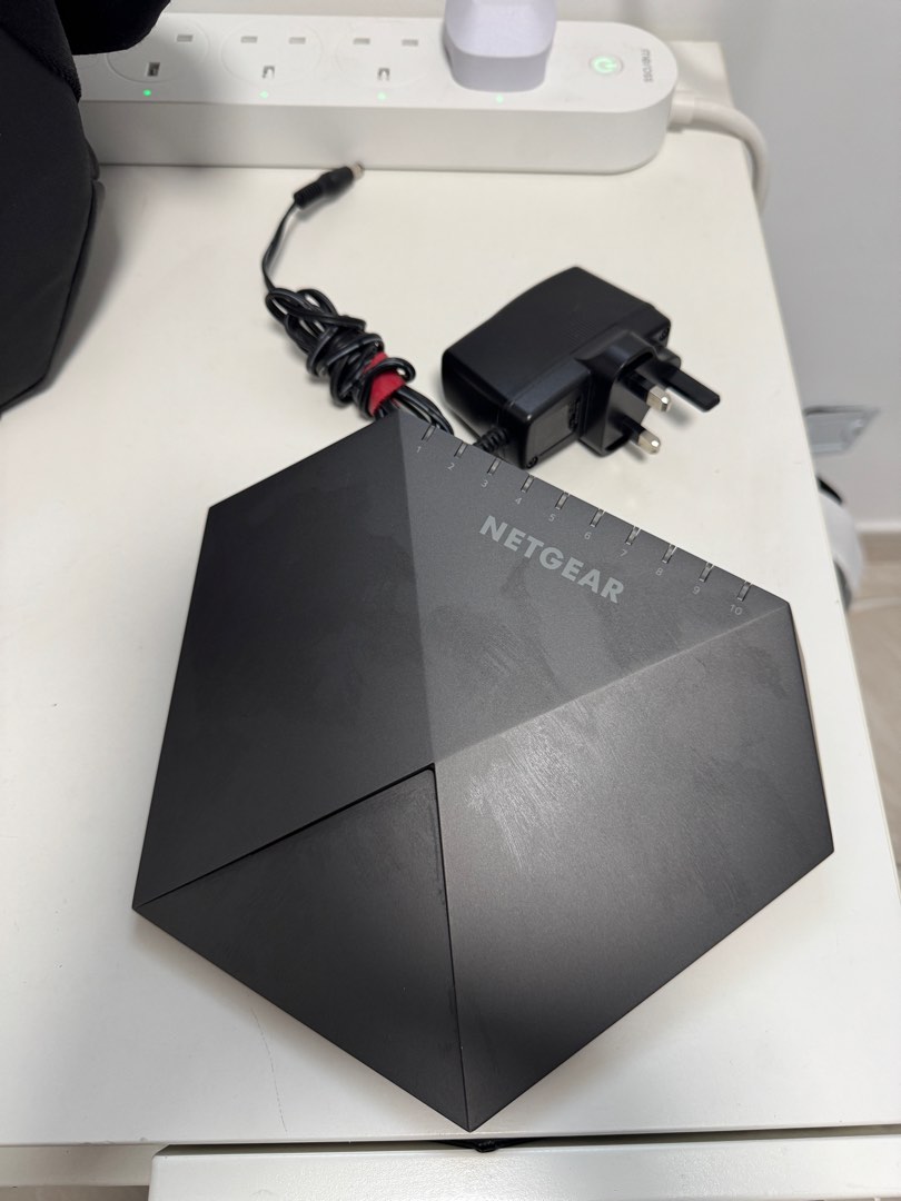 NETGEAR SX10 Nighthawk Pro 10g Switch, 電腦＆科技, 電腦周邊及配件, Wifi及上網相關產品 ...