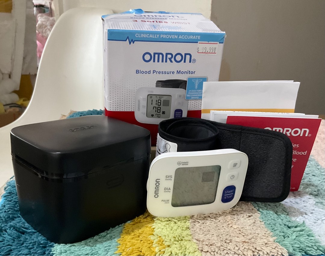 Omron Wrist Blood Pressure Monitor BP1600, Health & Nutrition, Health Monitors & Weighing Scales ...