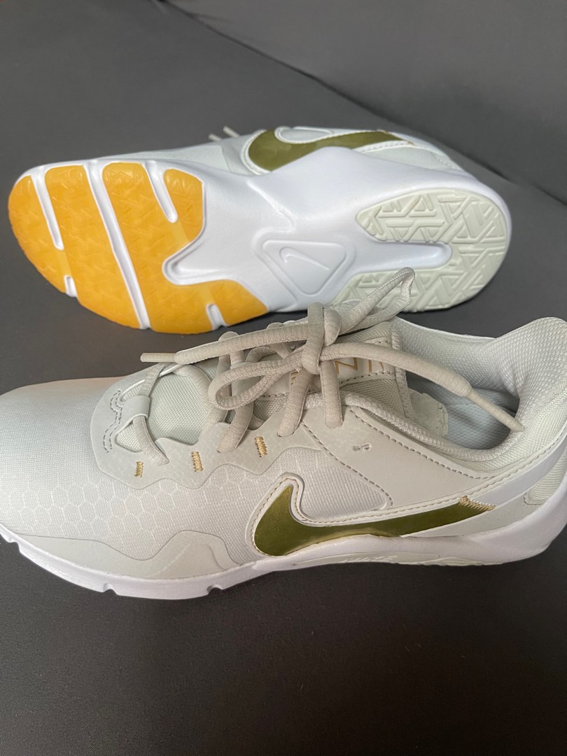 Original Nike Shoes, Women's Fashion, Footwear, Sneakers on Carousell