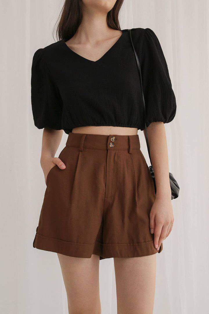 The Willow Label Bobbi Button Tab Shorts, Women's Fashion, Bottoms, Shorts on Carousell