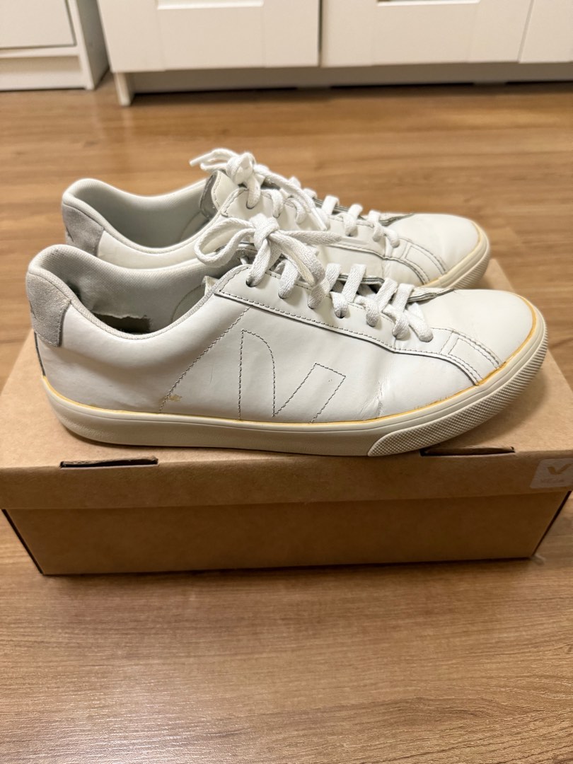 Veja Esplar Leather (US 8 M), Men's Fashion, Footwear, Sneakers on ...