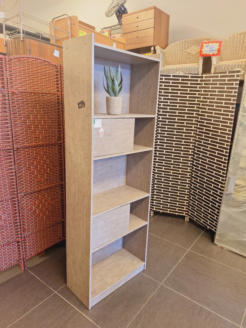 V-hive Wooden Bookcase | Rak Buku Kayu V-hive, Furniture & Home Living ...