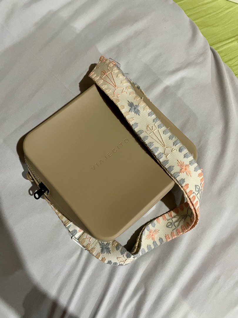 Viajecito Fog XL Set with Piopio Strap, Women's Fashion, Bags & Wallets ...