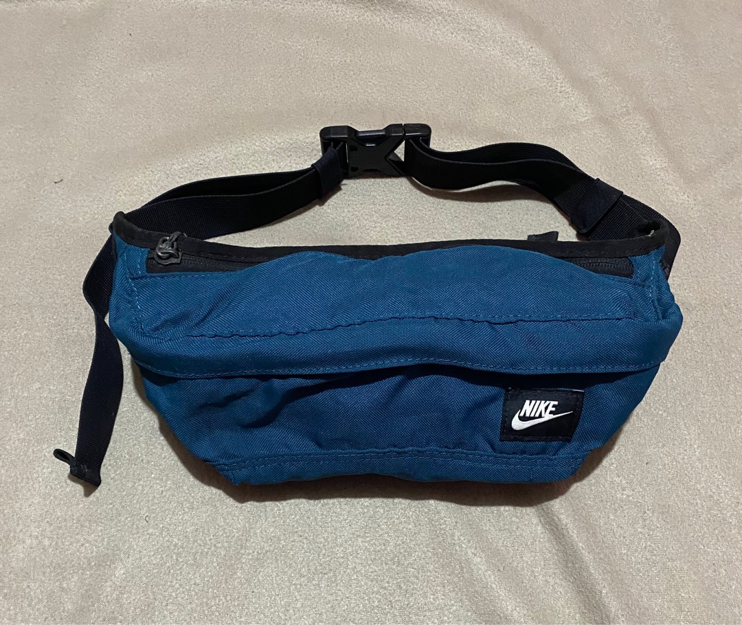 Vintage Nike Belt Bag, Men's Fashion, Bags, Belt bags, Clutches and ...