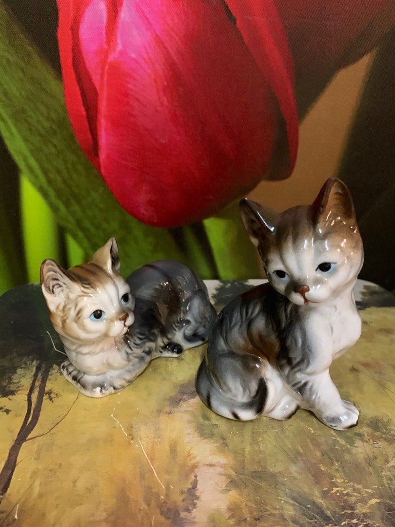 Vintage pair of multicoloured porcelain figurine of Seated Tabby cat ...