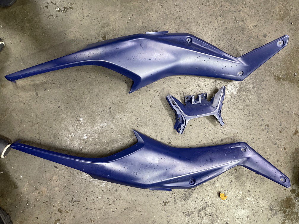 Xmax300 v2 delta box (side panel) and under seat panel, Motorcycles ...