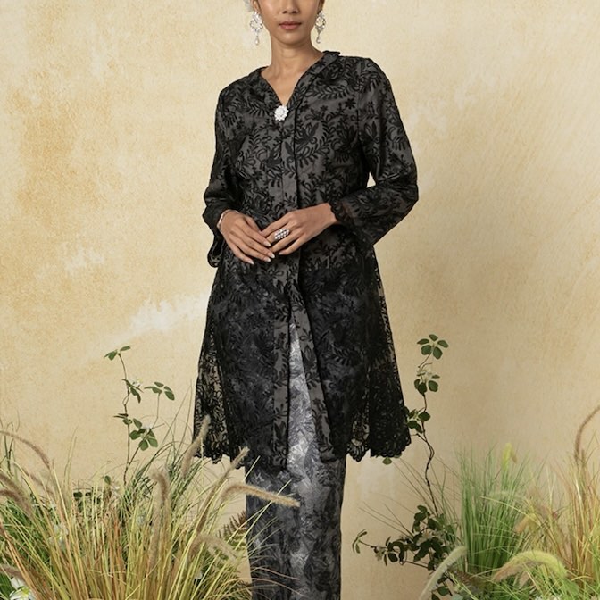 Zalia Andana Black Kebaya - Size: L, Baju Kurung Raya 2025, Women's ...