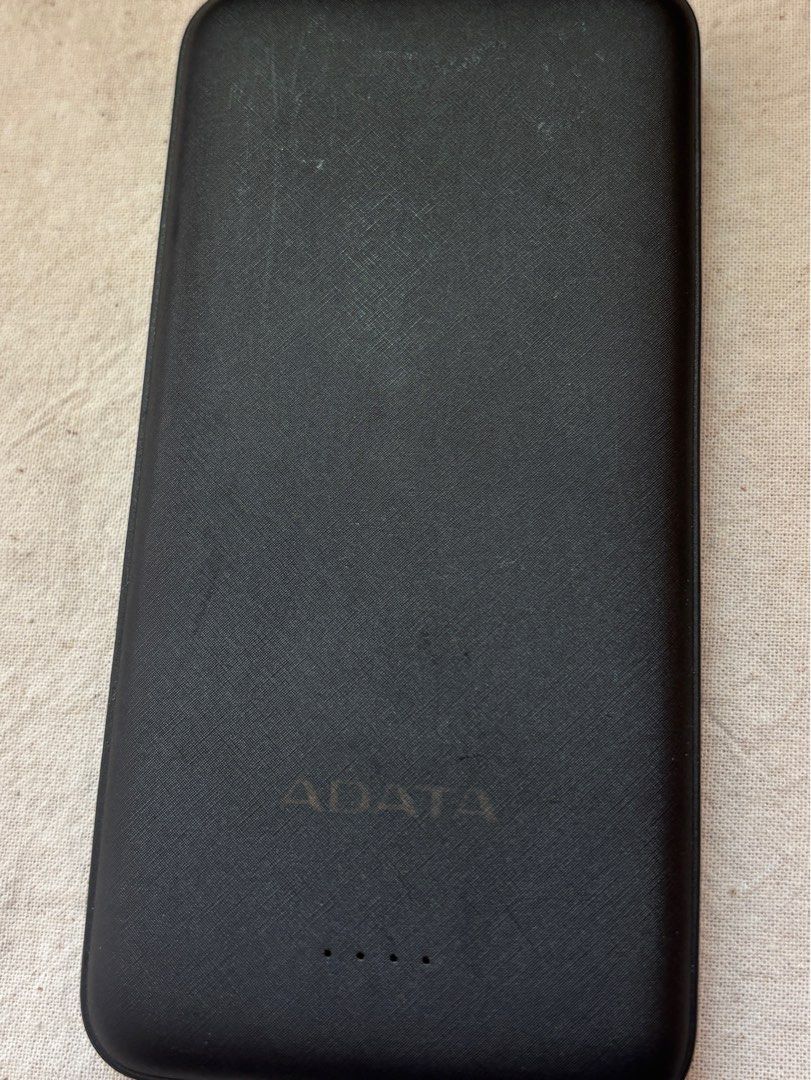 WTt Studio 二手｜ ADATA 威剛 T10000 10000mAh 2孔輸出 輕薄型 行動電源 黑色, 手機及配件, 電子周邊配件及產品, 電池及充電器在旋轉拍賣
