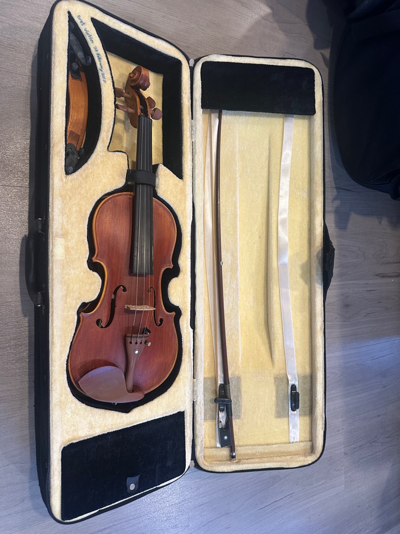 Beginner 3/4 size volin , Hobbies & Toys, Music & Media, Musical ...