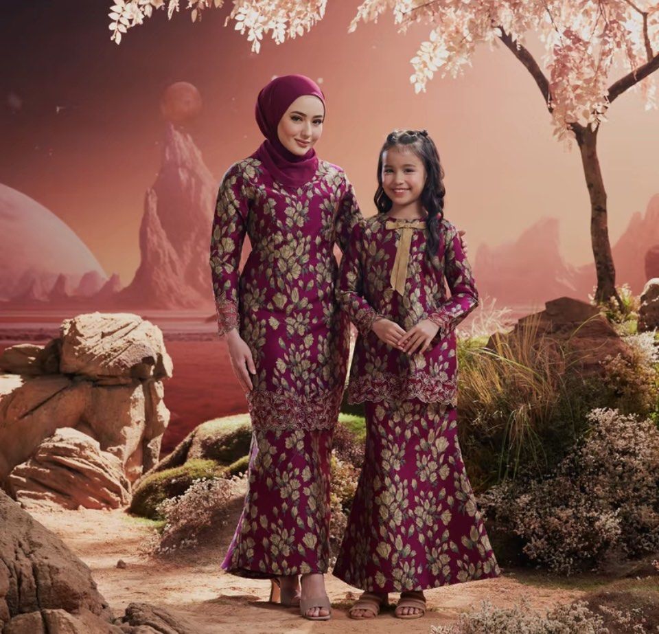 Bulan bintang raya 2024 xxl, Women's Fashion, Muslimah Fashion, Baju ...