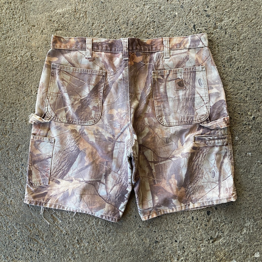 Carhartt Realtree Carpenter Jorts (Rare), Men's Fashion, Bottoms, Shorts on Carousell