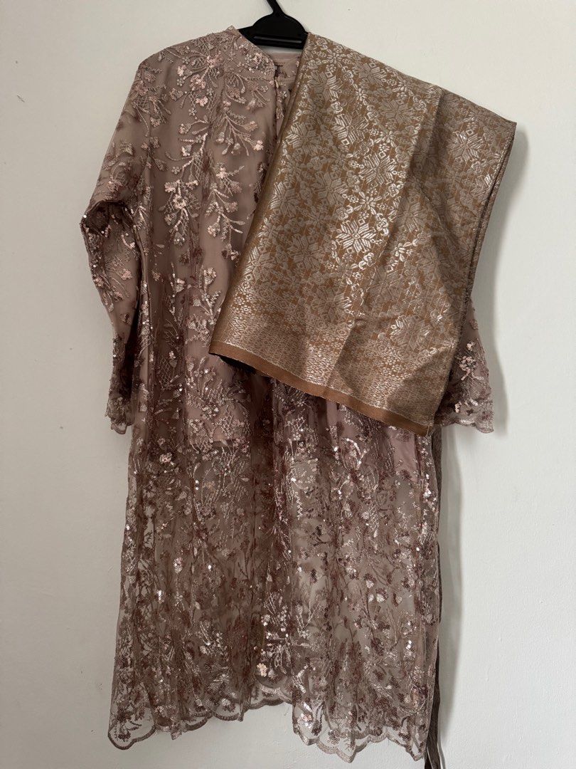 Ceo Chomel Faela Kurung, Women's Fashion, Muslimah Fashion, Baju Kurung ...