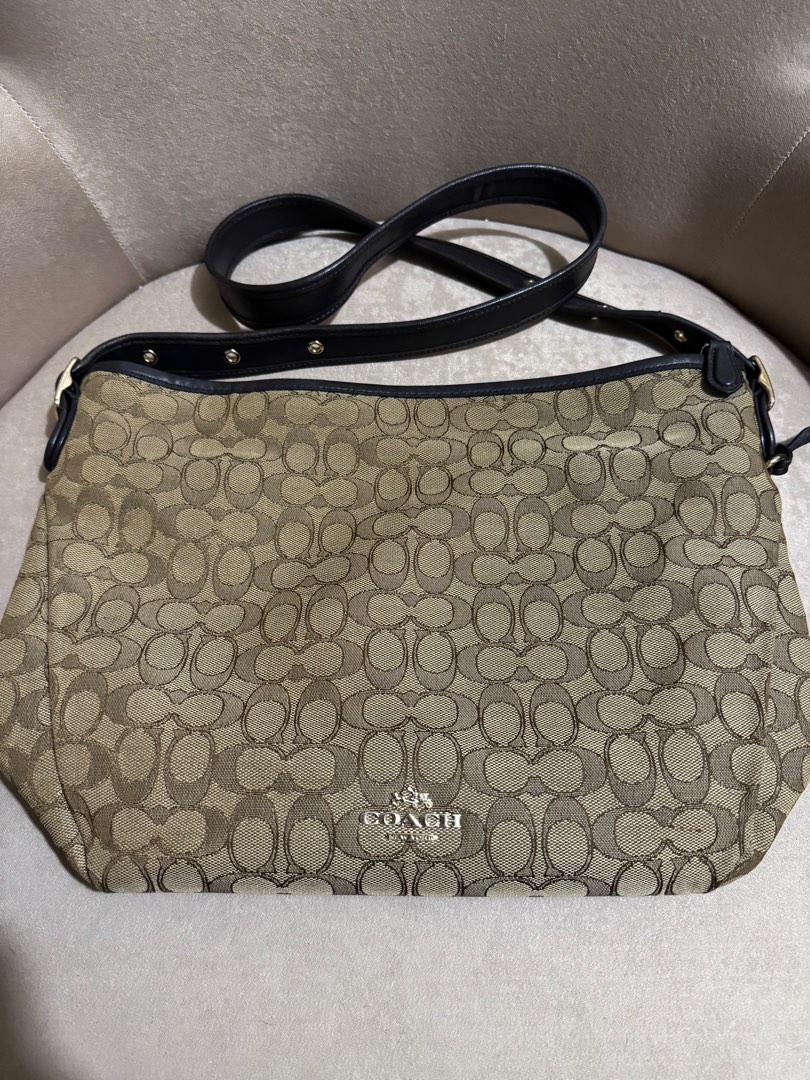 Coach Body Bag, Women's Fashion, Bags & Wallets, Cross-body Bags on ...